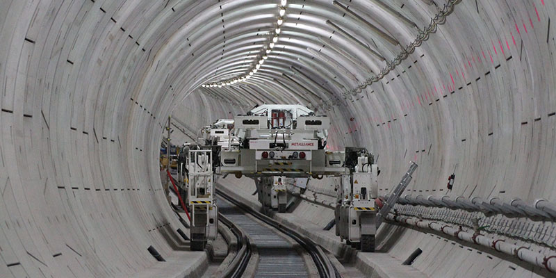 Photos of the Day: Giant Custom Machines Lay Track in London's New ...
