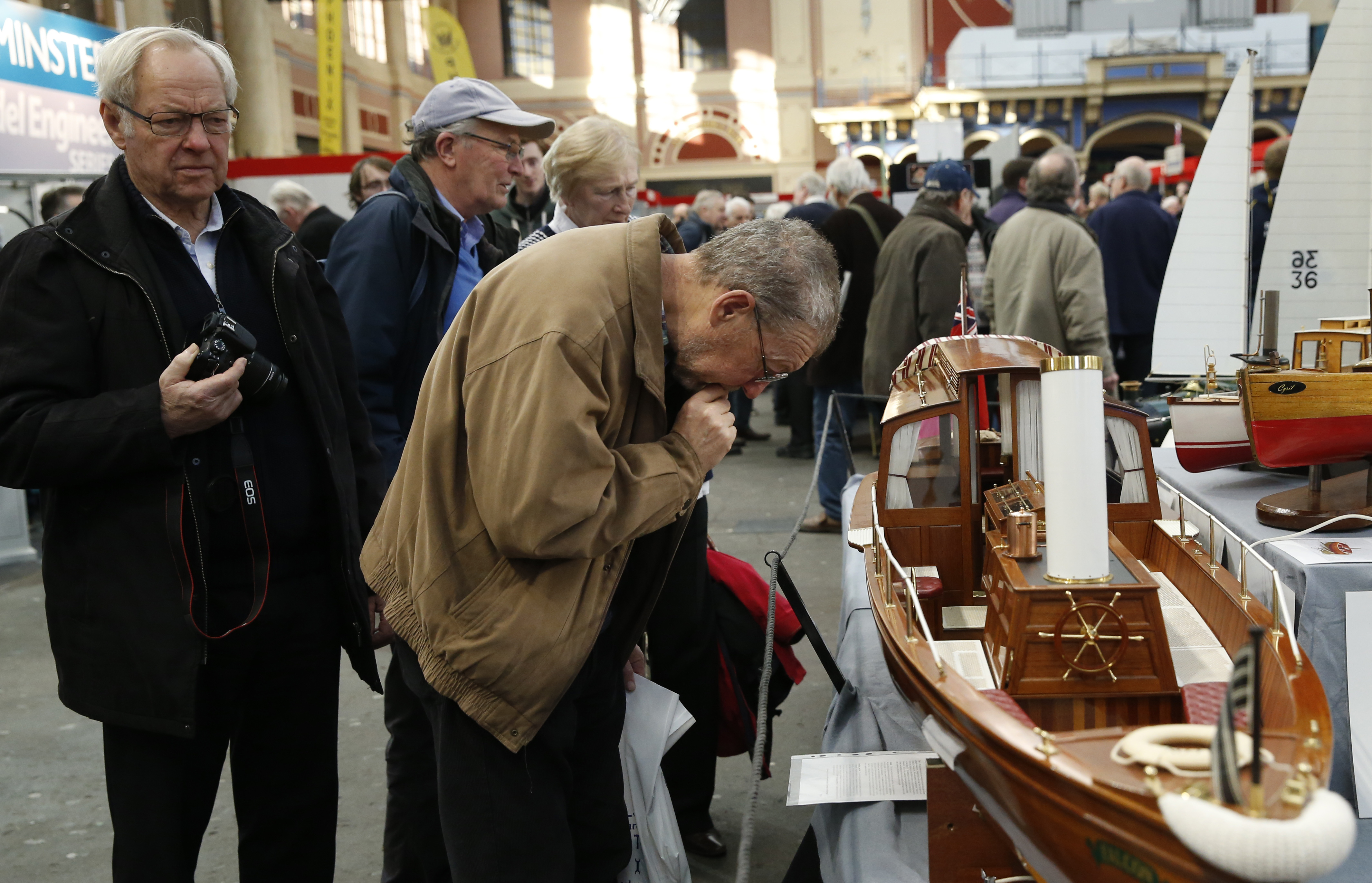 Photos of the Day: Model Ships, Planes Displayed at London Exhibition ...