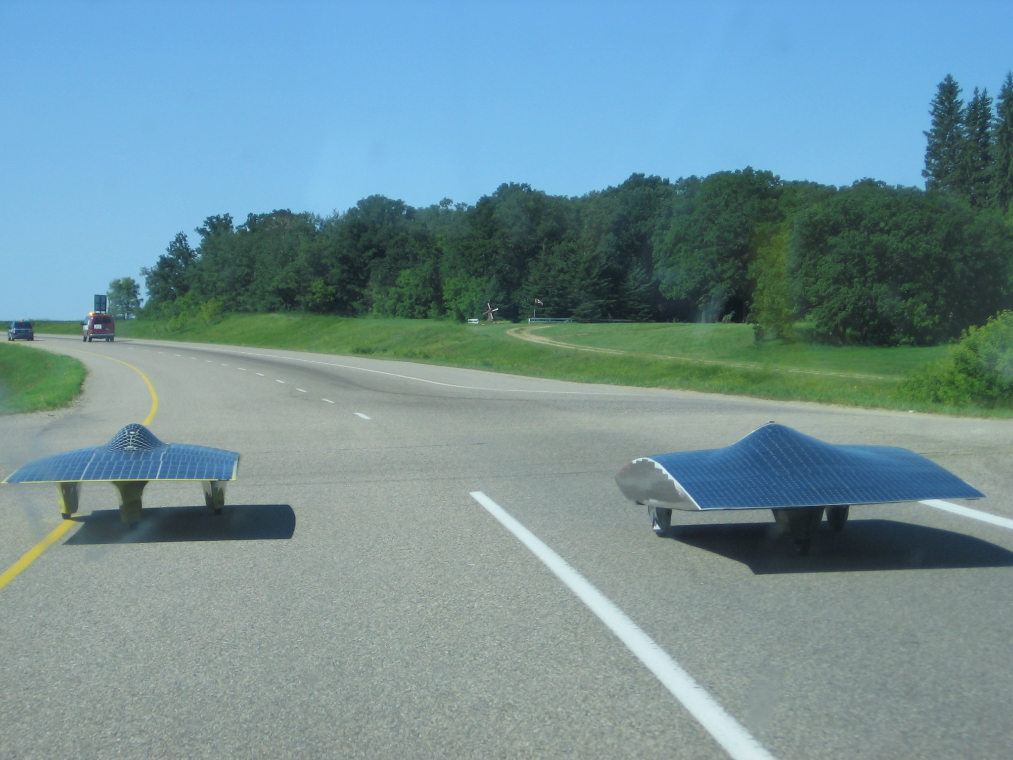 Tech Throwback: GM Demonstrates World's First Solar Powered Car (And It ...